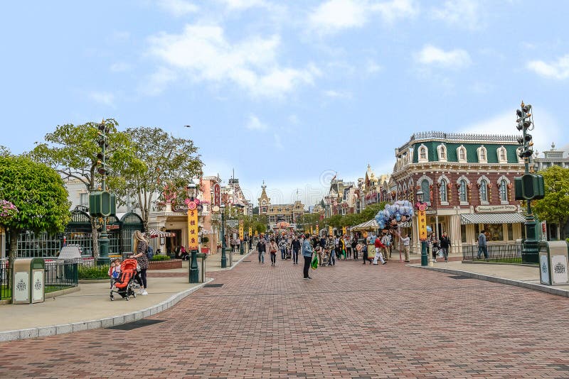 Main Street Disneyland editorial stock image. Image of pier - 113291984
