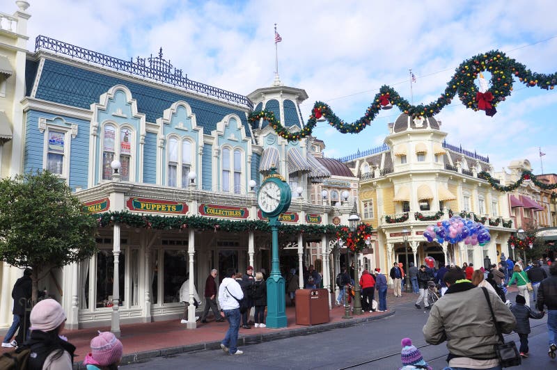 Main Street of Walt Disney World Editorial Photo - Image of holiday ...