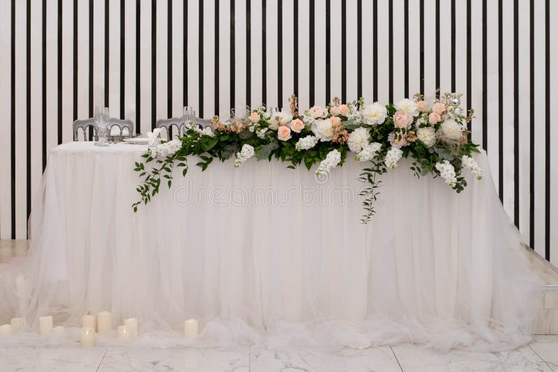 Main Table at a Wedding Reception with Beautiful Fresh Flowers Stock ...