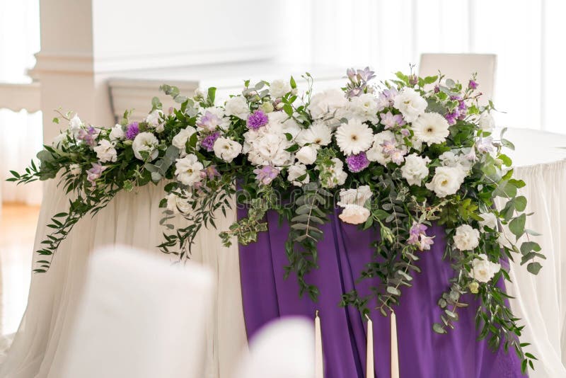 Main Table at a Wedding Reception with Beautiful Fresh Flowers Stock ...