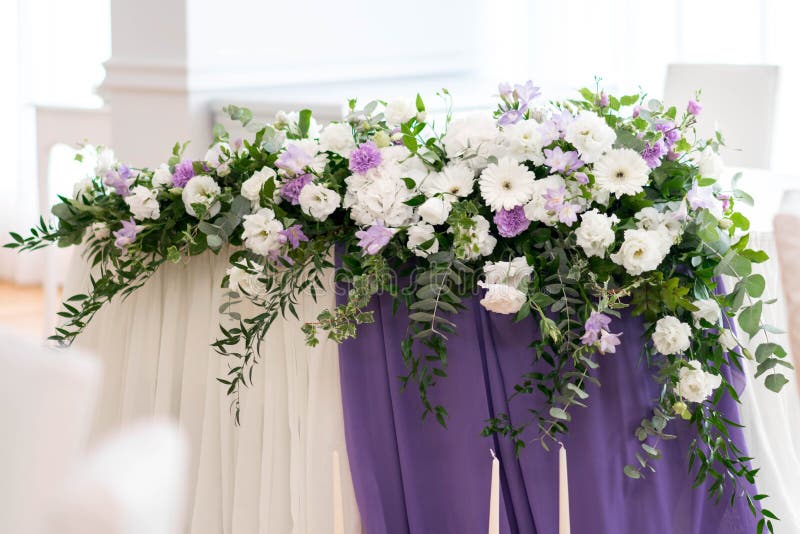 Main Table at a Wedding Reception with Beautiful Fresh Flowers Stock ...