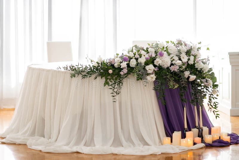 Main Table at a Wedding Reception with Beautiful Fresh Flowers Stock ...