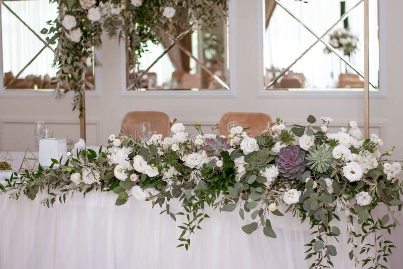 Main Table at a Wedding Reception with Beautiful Fresh Flowers Stock ...