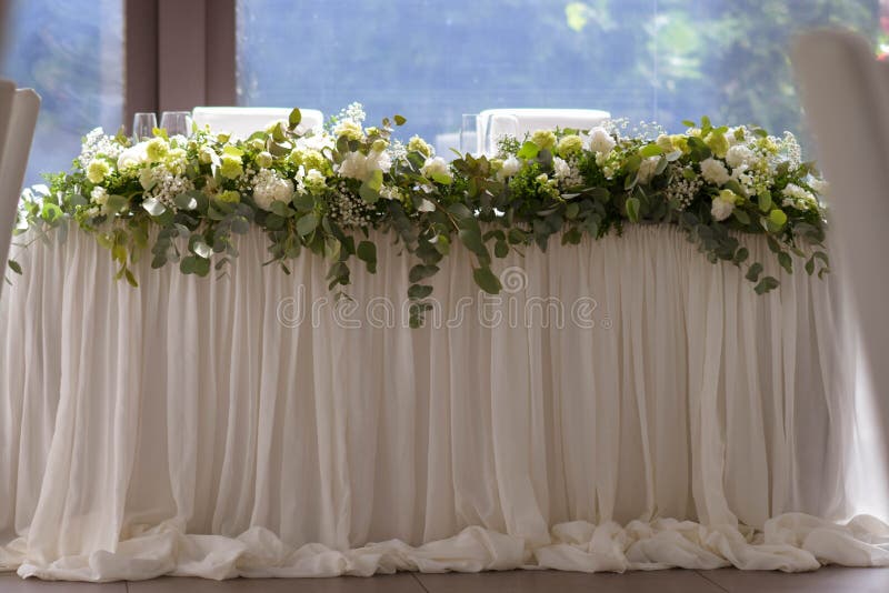 Main Table at a Wedding Reception with Beautiful White Flowers Stock ...