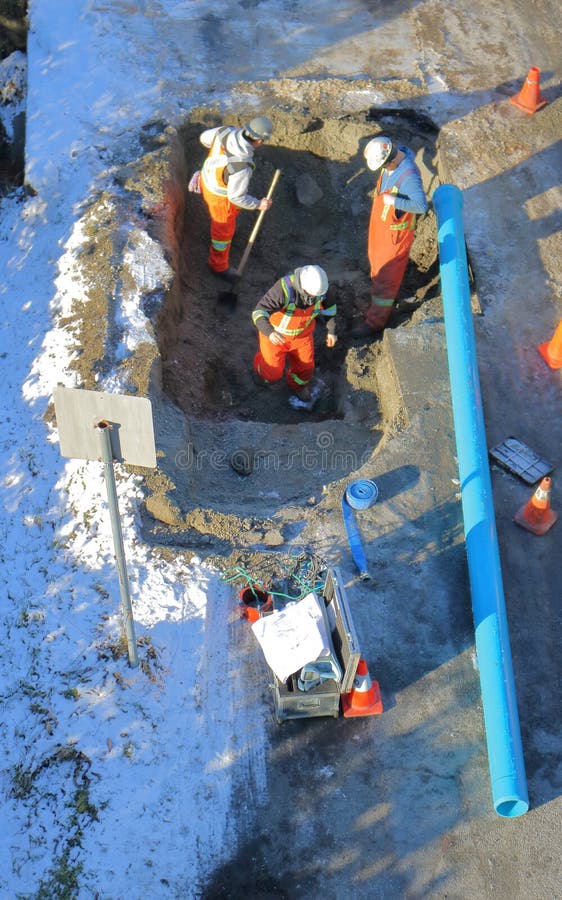 Maintaining City Sewer Line Stock Image - Image of tube, sewer: 83511405