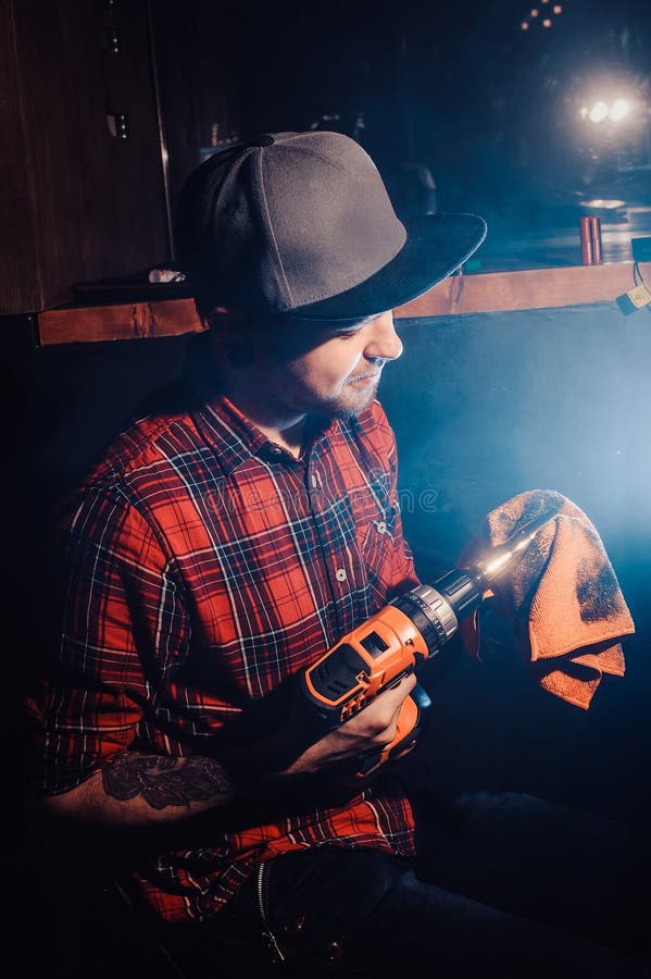 The Process of Servicing the Mechanical Vape Device. Master Replace ...