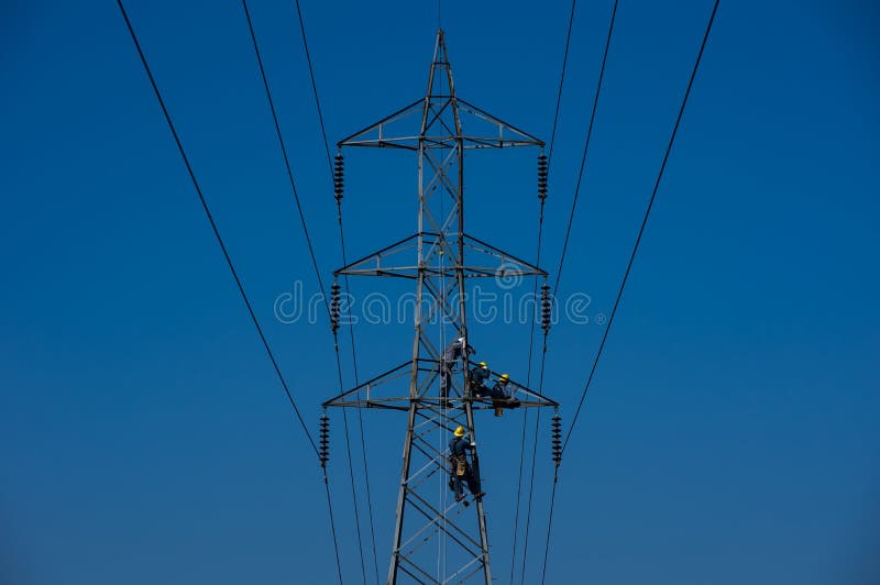 Maintenance staff editorial photography. Image of electricity - 175363542