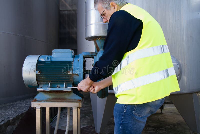 Maintenance worker stock image. Image of people, mechanism - 72047937