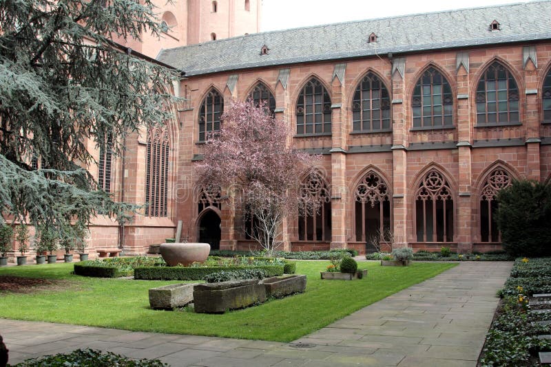 Interior of Mainz Cathedral Stock Image - Image of pfalz, medieval ...