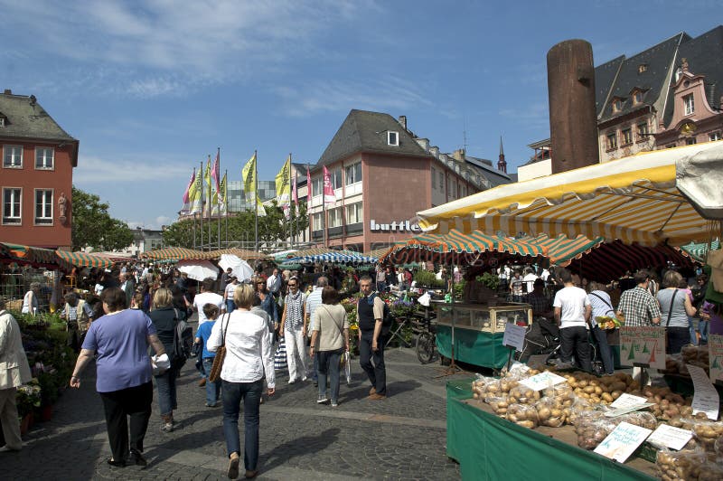 MAINZ, GERMANY Farmer Market Editorial Stock Image - Image of fruit ...