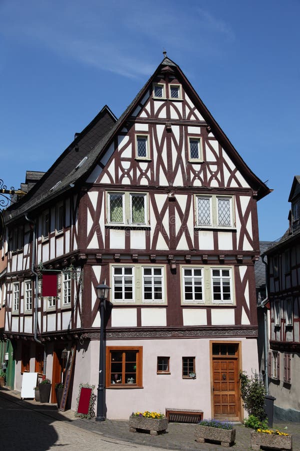 Maison à Colombage Traditionnelle à Colmar, France Image stock - Image ...