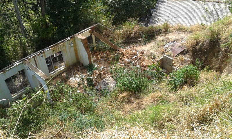 5,257 Maison Cassée Photos libres de droits et gratuites de Dreamstime