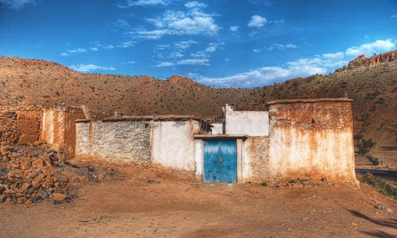 Maison de ferme au Maroc photo stock. Image du isolement - 3001274