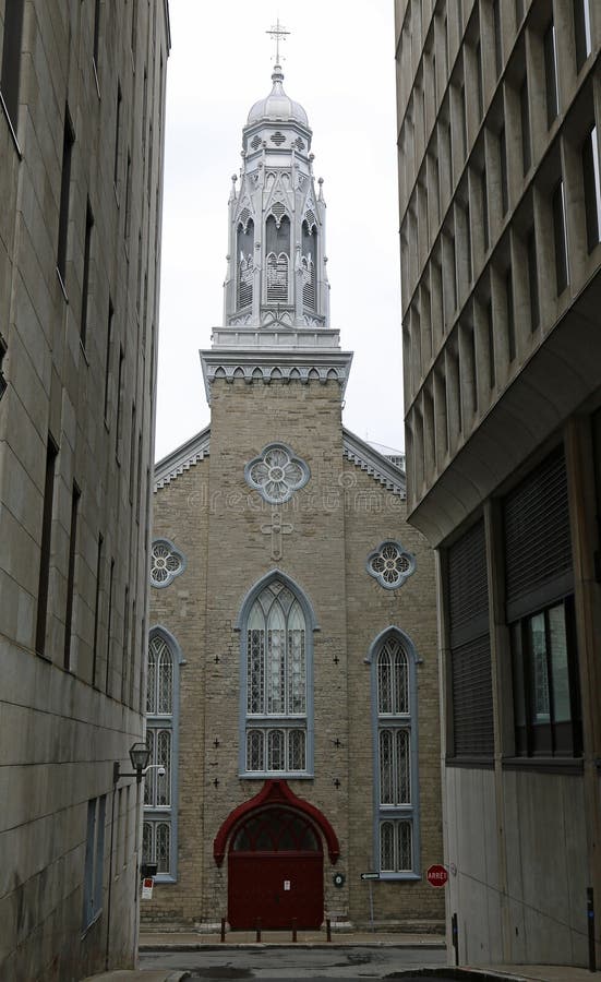 Maison on the End of the Street Vertical Stock Image - Image of quebec ...