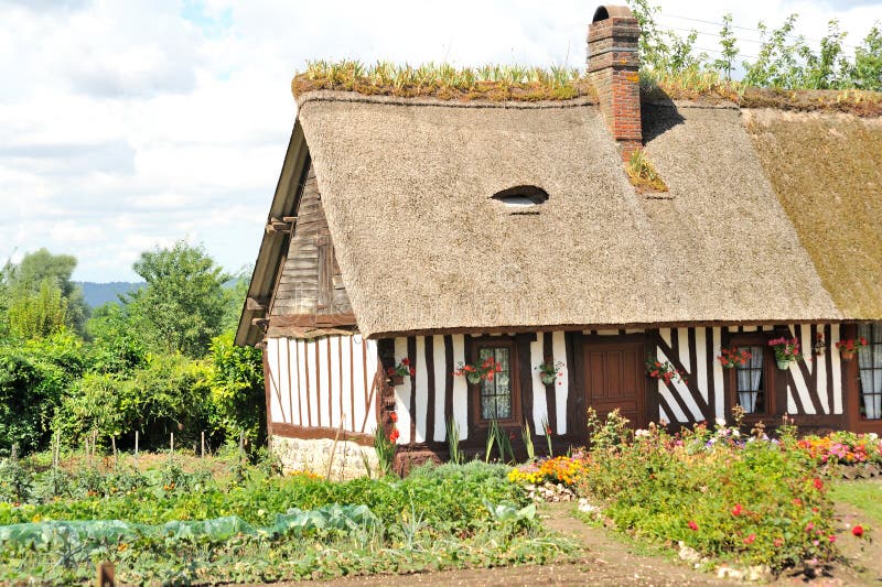 Maison française photo stock. Image du lifestyle, nostalgique - 15565540