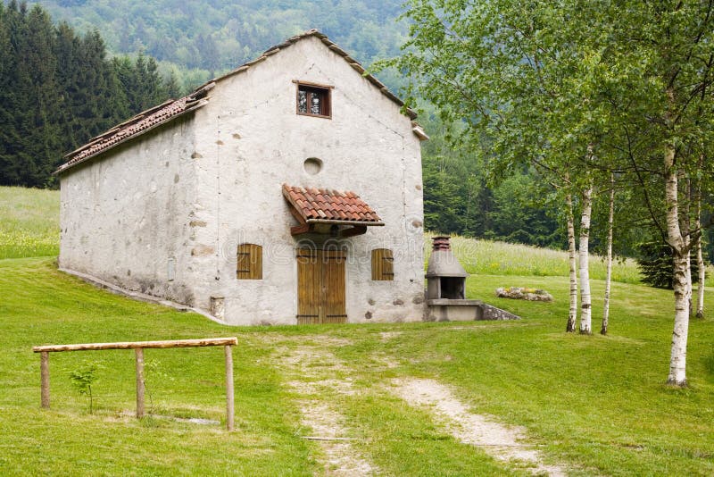 Maison rurale image stock. Image du nature, résidentiel - 3940193