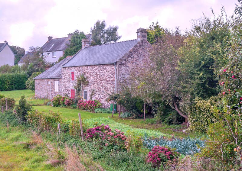 Maison Rurale En Bretagne Française Photo stock - Image du bretagne ...