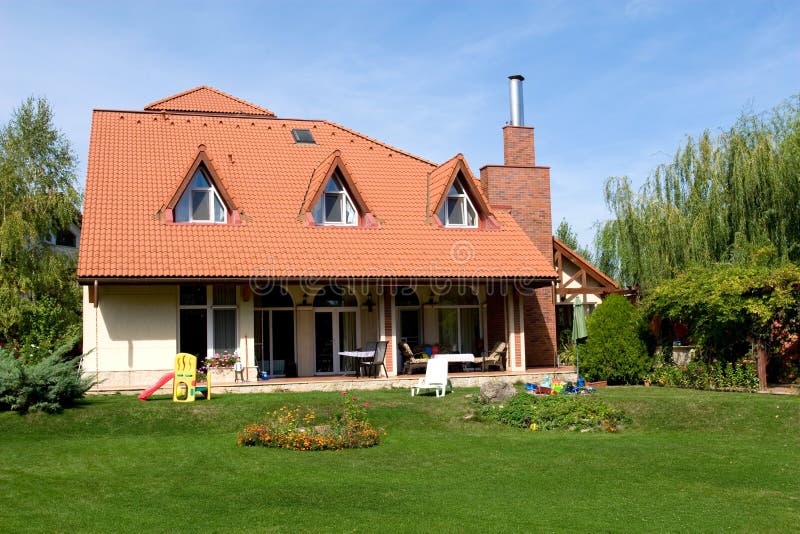 Maison simple photo stock. Image du conception, construction - 8461224