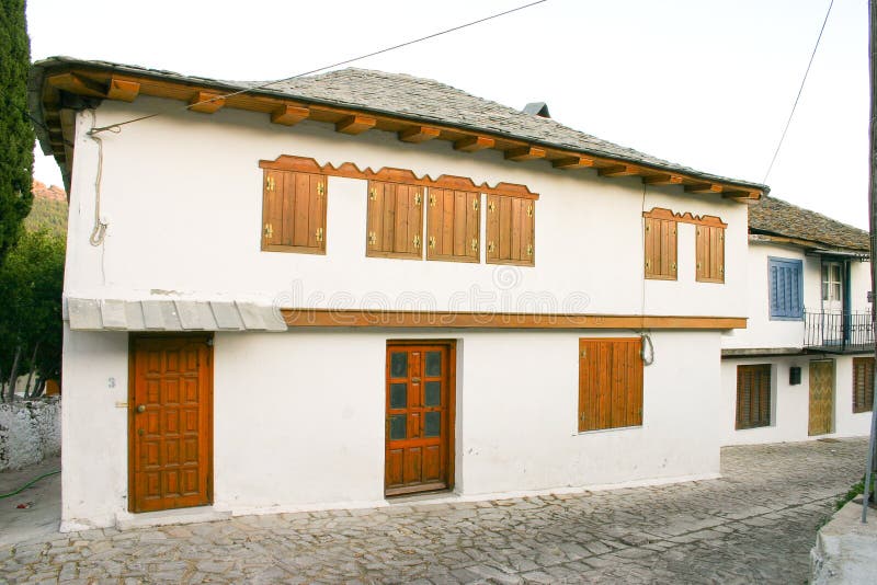 Maison Traditionnelle Grecque Photo stock - Image du village, course ...