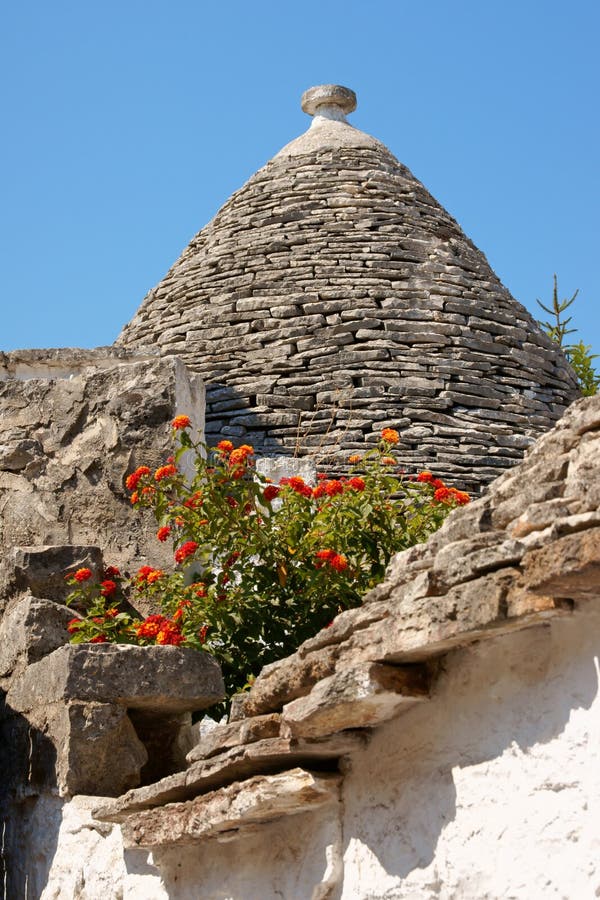 Alberobello, Toits De Trulli Photo stock - Image du lapidaire, pinacle ...