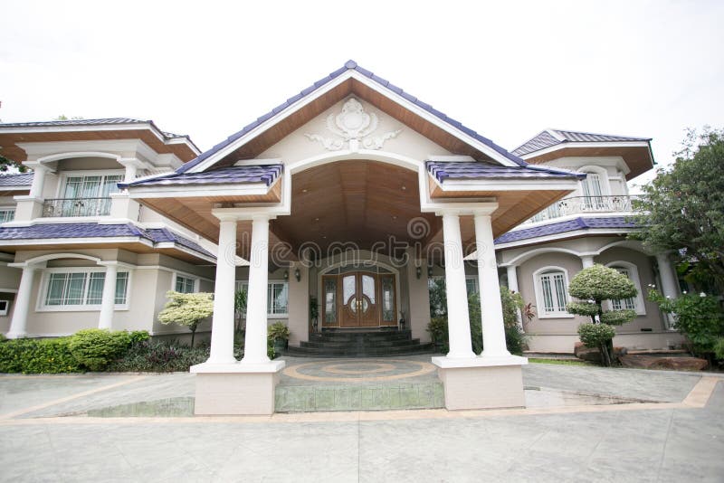 Maisons Et Demeures De Luxe Sur Mesure Photo stock - Image du ...