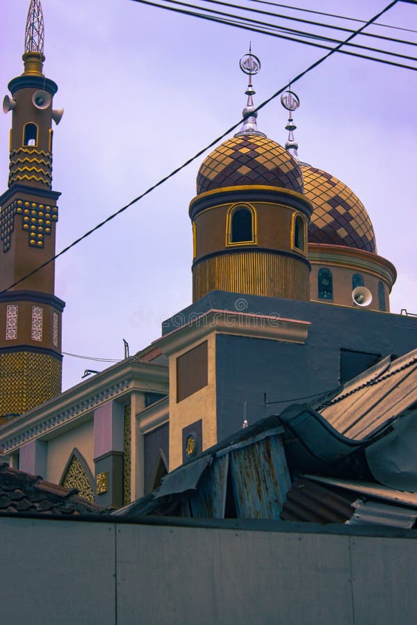 Majestic mosque dome editorial photography. Image of islam - 262302787