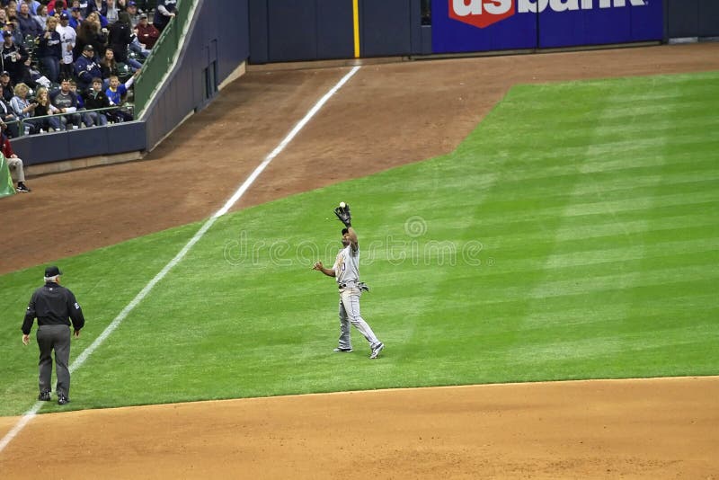 Major League Baseball Action Editorial Image - Image of league, athlete ...