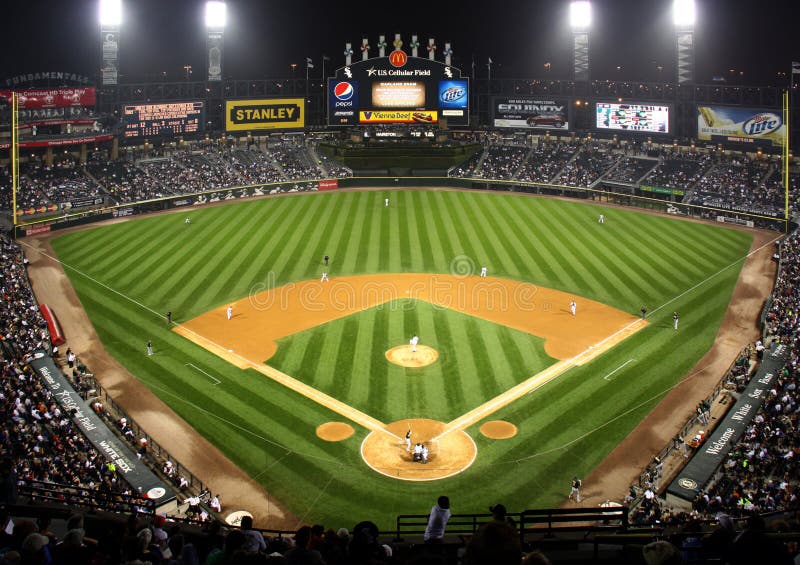 Major League Baseball at Night in Chicago Editorial Photo - Image of ...