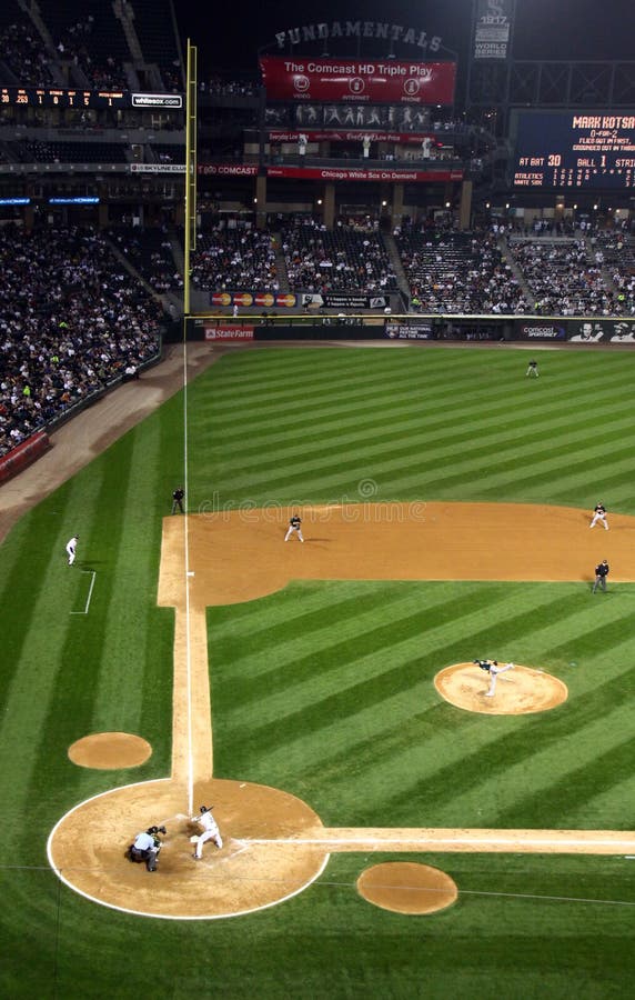 Major League Baseball at Night in Chicago Editorial Photo - Image of ...