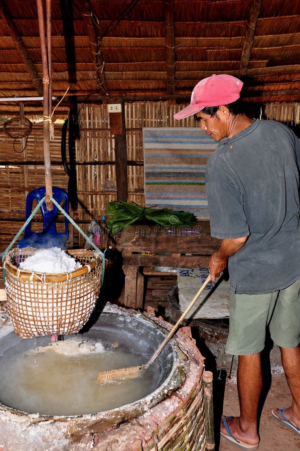 Make salt editorial photo. Image of brazier, environment - 46635241