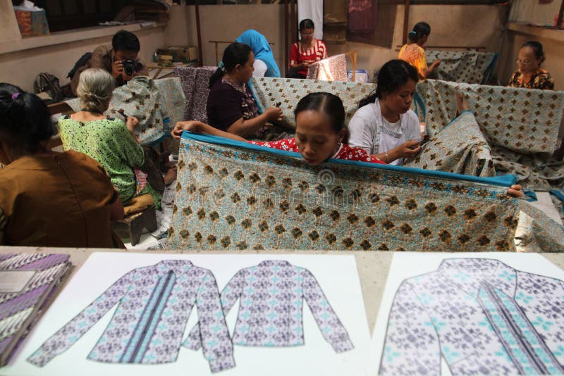 Make Traditional Cloth Called Batik Editorial Stock Image - Image of workers, indonesian: 59324649