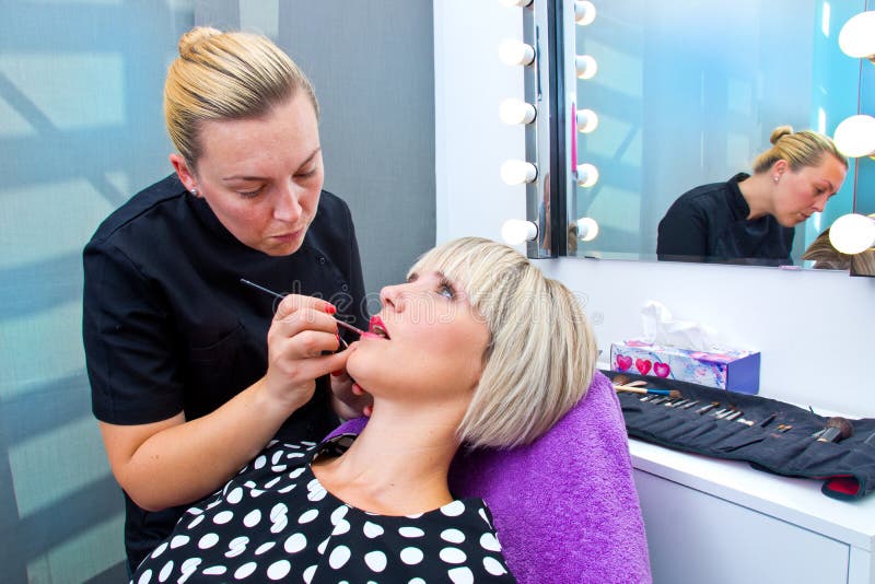 Make up artist at work stock image. Image of healthy - 32874223