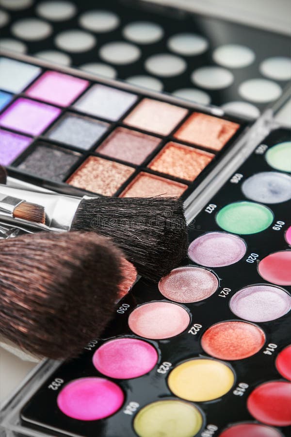 Make-up Colorful Eyeshadow Palettes with Makeup Brushes Stock Image ...