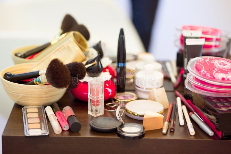 Make up kit stock image. Image of multicolour, multicolor - 32336739