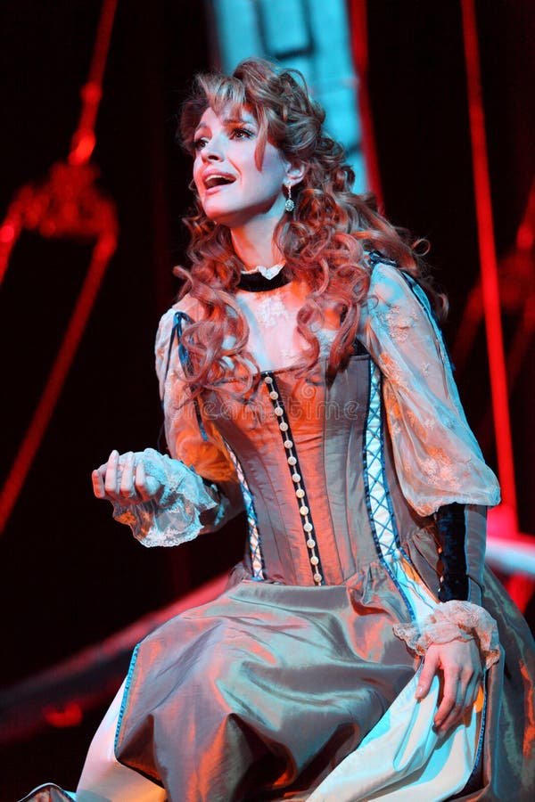 A,Makeeva sings in musical editorial photography. Image of opera - 28153817