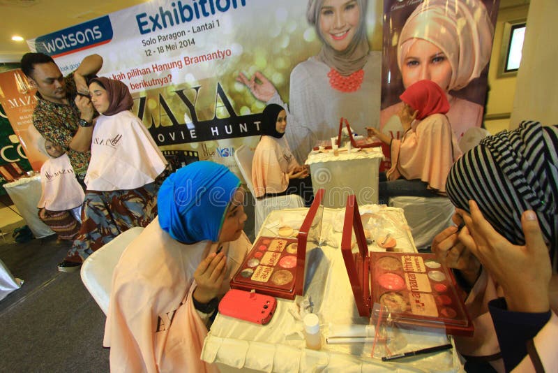 Makeup Training for Users Hijab Editorial Image - Image of model, hijab ...