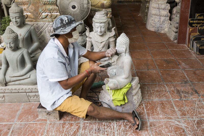 Making Buddha Sculpture Master at Work Editorial Photo - Image of ...