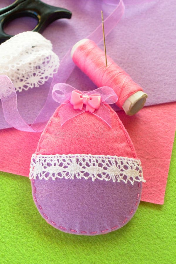 Making Felt Easter Egg Decoration, Handmade Decor. Step. Felt Easter ...