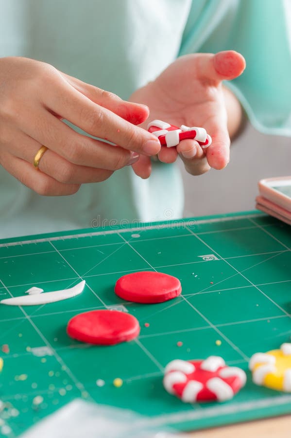 Making of fondant cake stock photo. Image of kitchen - 63058110