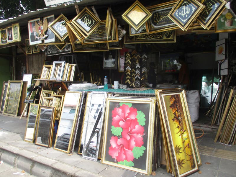 Making frames editorial photography. Image of market - 72941102