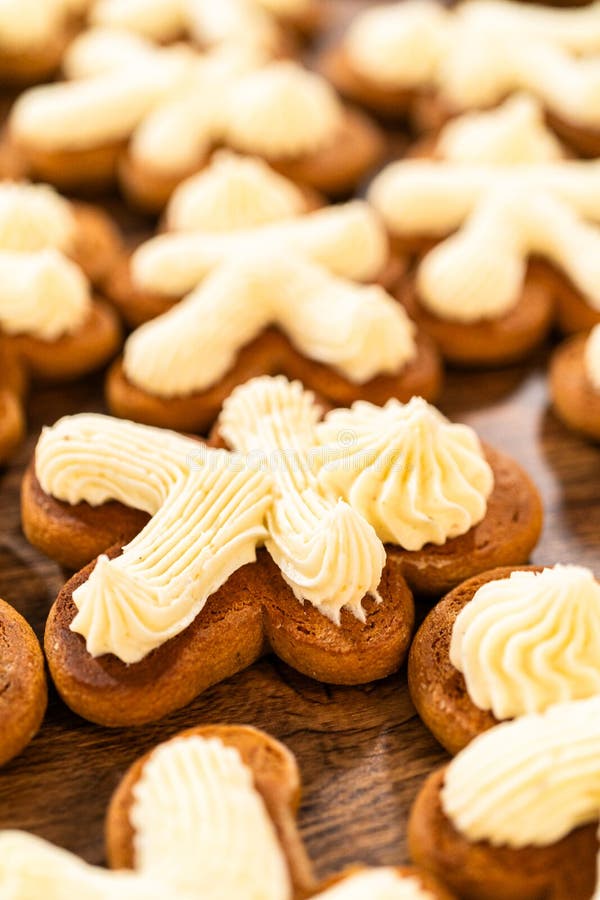Making Festive Gingerbread Sandwiches on Rustic Wooden Table Stock ...