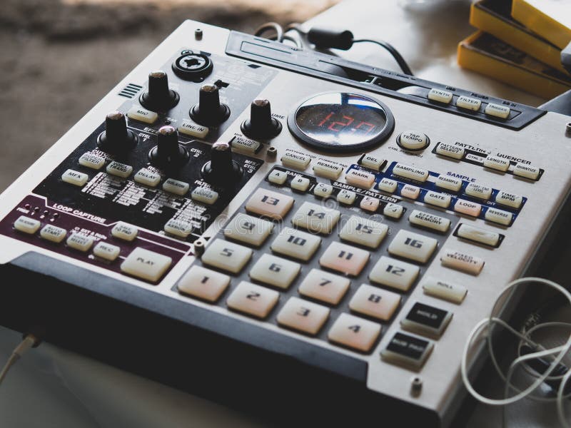 Making hip hop beats stock image. Image of beats, turntable - 229279473
