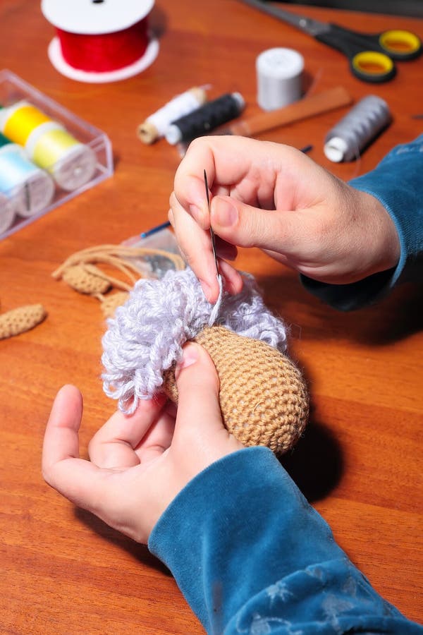 Making of knitted sheep stock image. Image of thread - 47102173