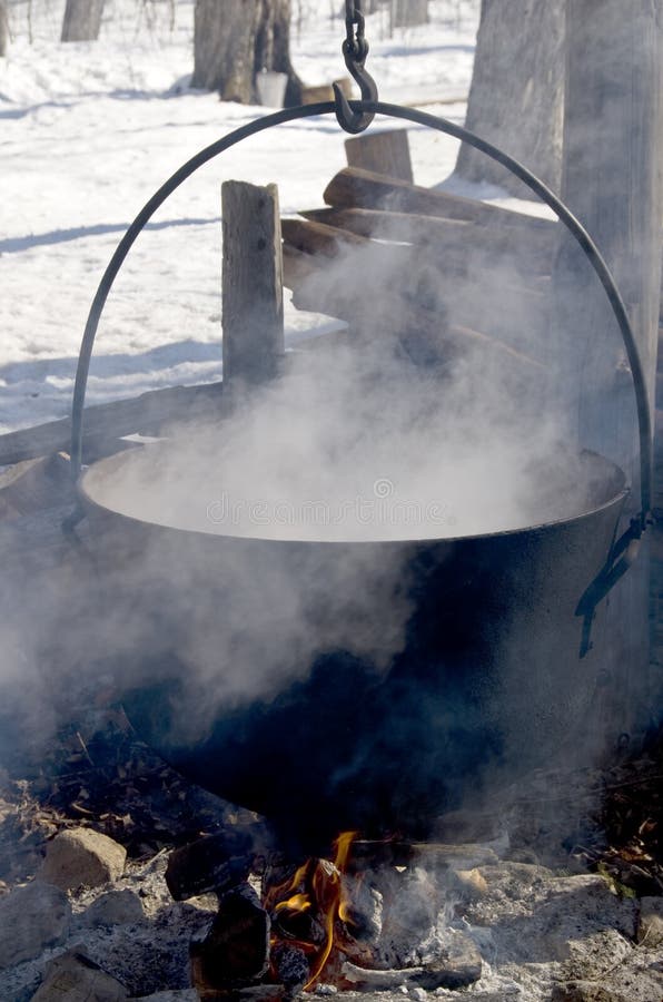 Boiling maple syrup stock photo. Image of open, maple - 3724370