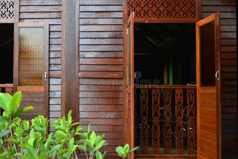 Malay Traditional Dance editorial photography. Image of temple - 28002197