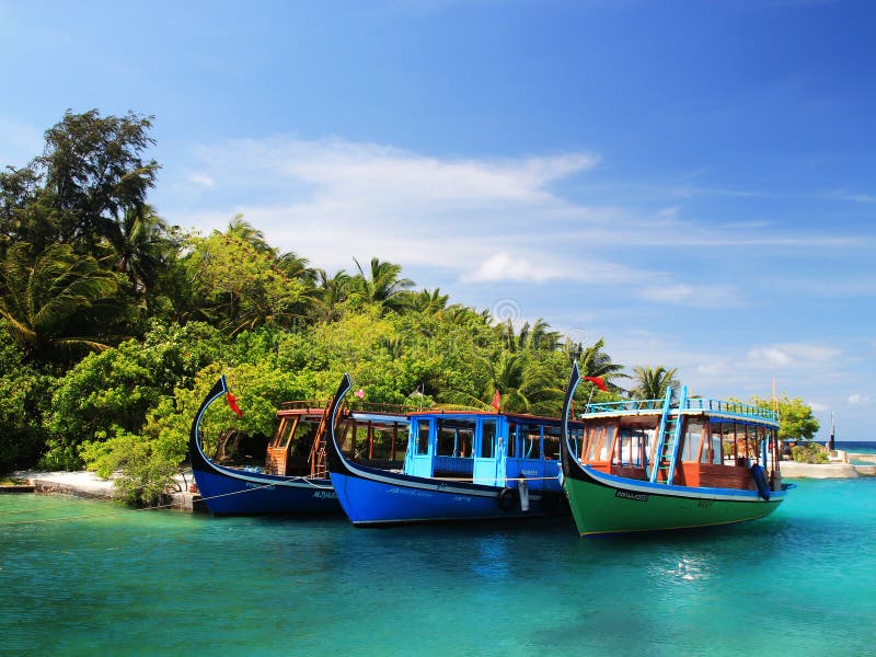 Maldives Boat View. editorial photo. Image of islands - 96470541