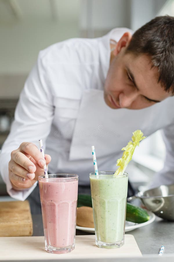 Male Chef Blending Smoothie Stock Image - Image of preparing, blender ...