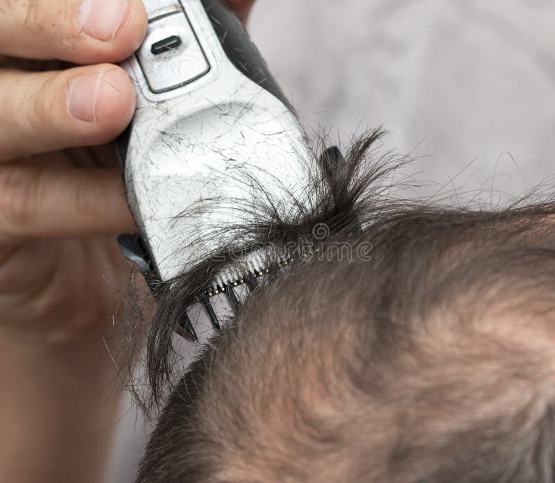 Male Haircut Machine in Salon Stock Image - Image of male, head: 171282223