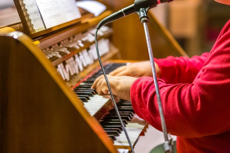 Hands Playing Organ Keyboard Stock Image - Image of organist, hands ...