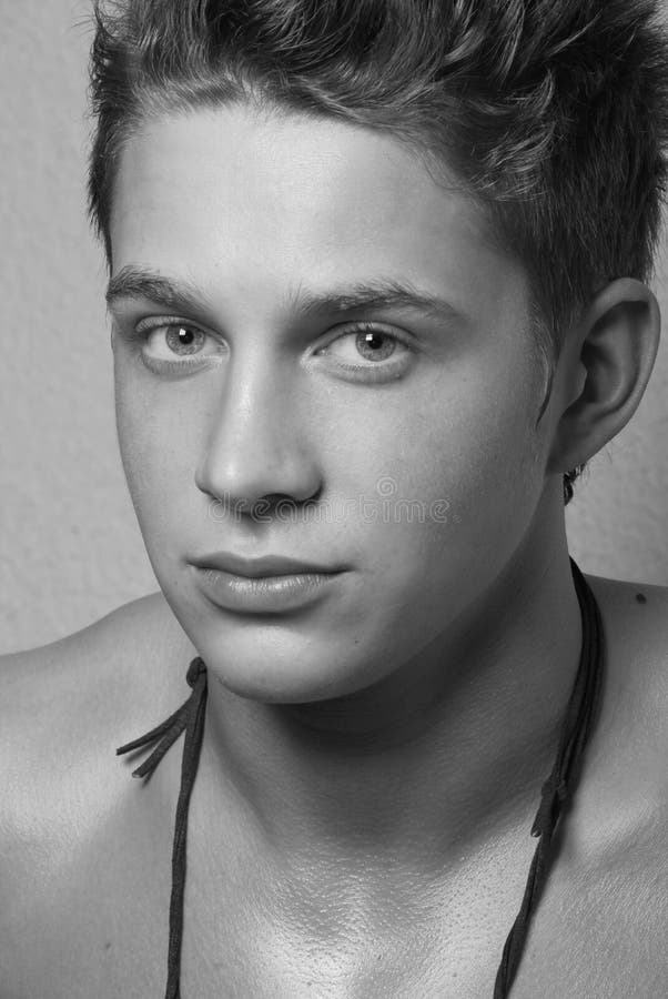 Manlig modell fotografering för bildbyråer. Bild av torso - 15380707